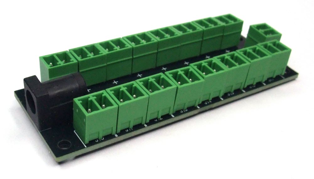Power distribution board (Vertical Pluggable Outlets)
